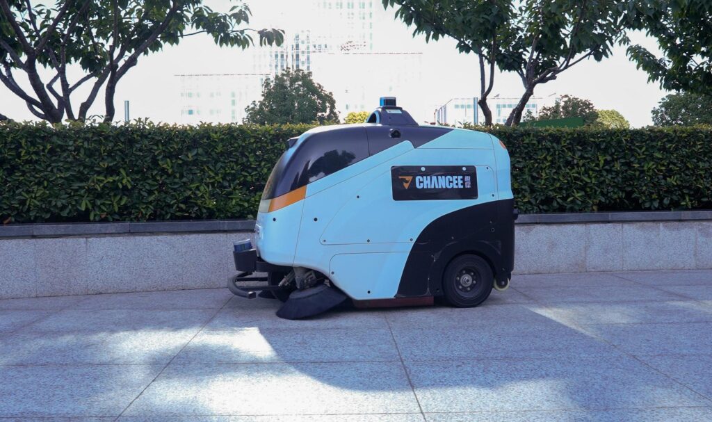 How to choose an outdoor cleaning robot？ - Chancee